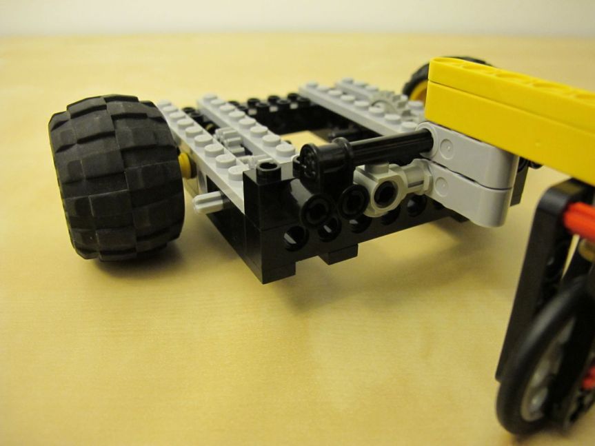 Lego Power Functions and Building a Remote Controlled Robot – Dynamic ...