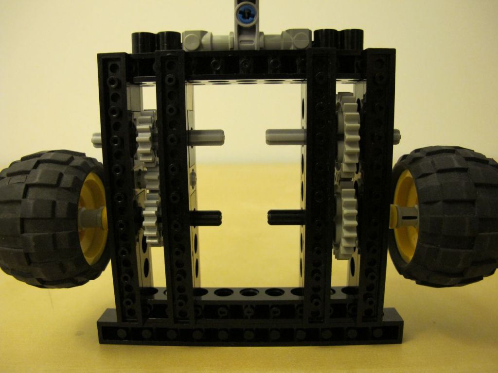Lego Power Functions and Building a Remote Controlled Robot – Dynamic ...