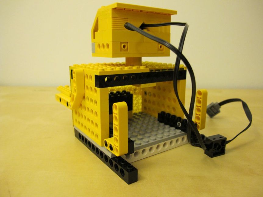 Lego Power Functions and Building a Remote Controlled Robot – Dynamic ...