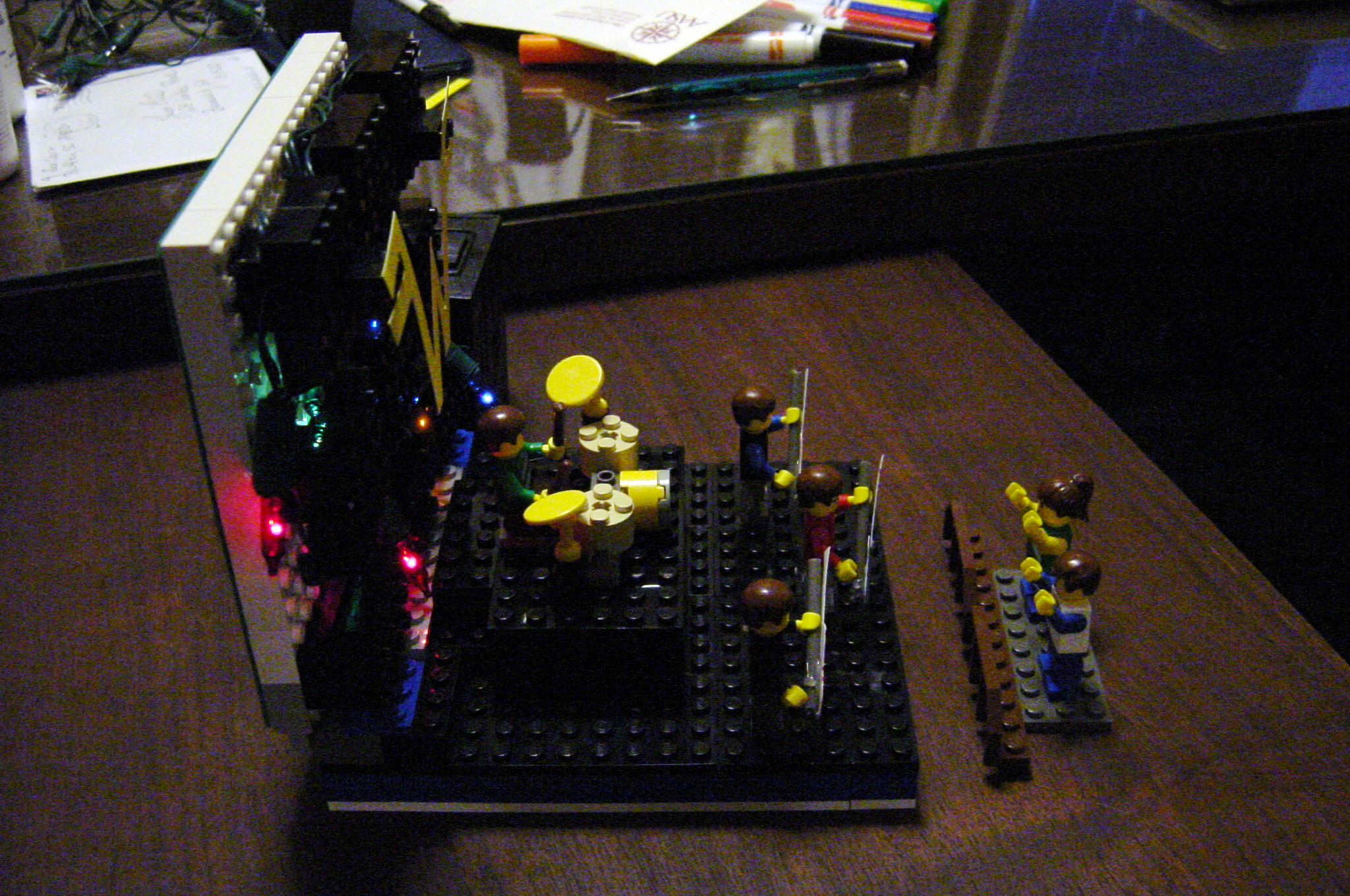 Weezer Performance Stage at Key Arena Nov. 2001 LEGO MOC – Dynamic Subspace