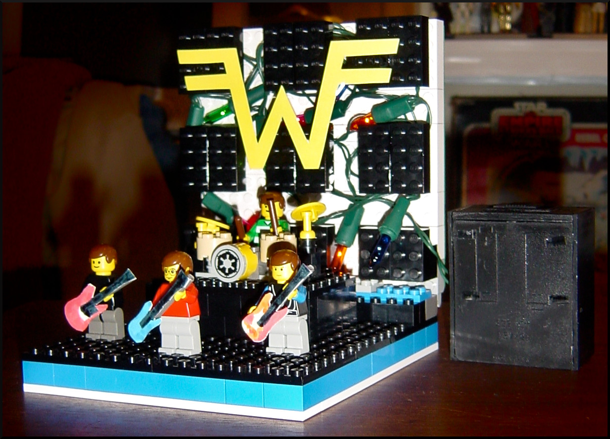 Weezer Performance Stage at Key Arena Nov. 2001 LEGO MOC – Dynamic Subspace